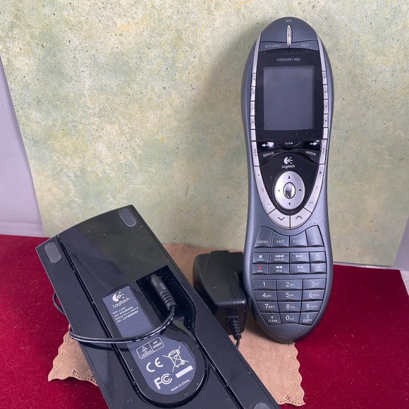 2x Logitech Harmony 880 Universal Remote Control - twfeiralhelol.sa